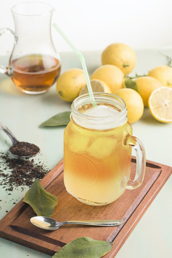 How to Make an Arnold Palmer {Cold Brew Lemon Iced Tea } - MarocMama