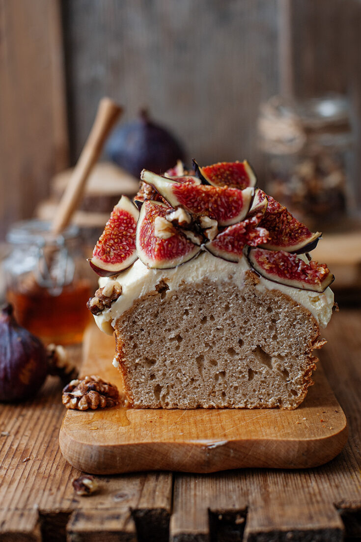Fresh Fig Cake with Walnuts and Honey
